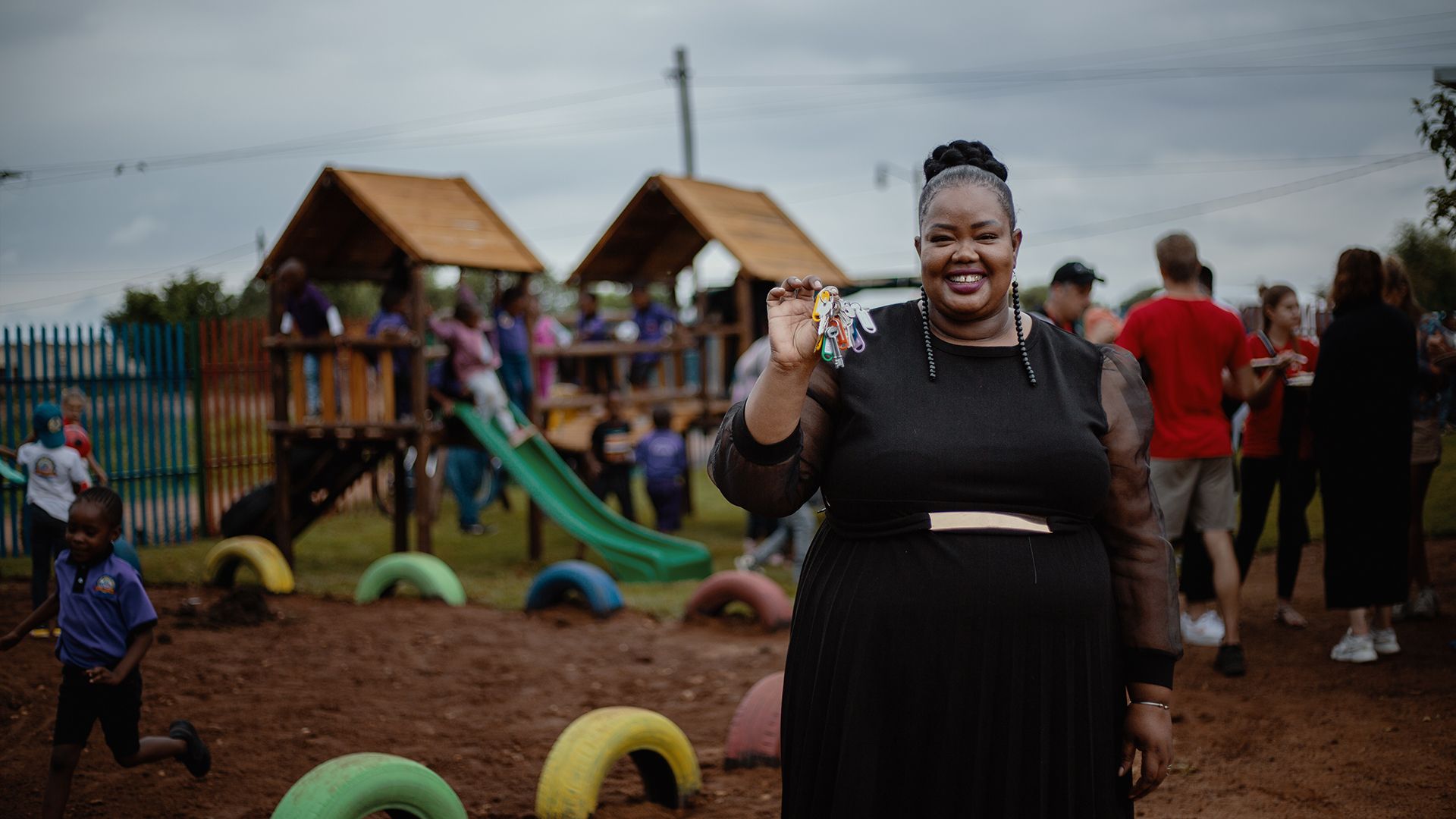 Rebuilding daycare centers and schools - Volunteer aid work ForAfrika